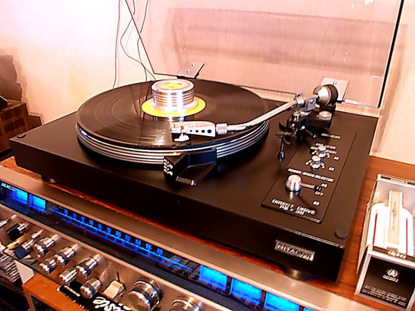 Проигрыватель винила HITACHI PS-38 made in japan,питание 220 вольт. 8 ...