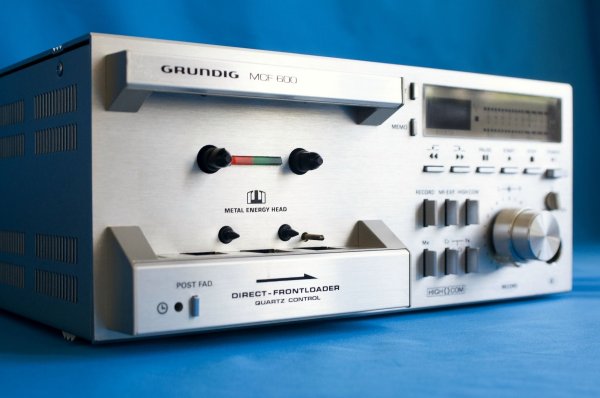 GRUNDIG MCF 600 High Fidelity