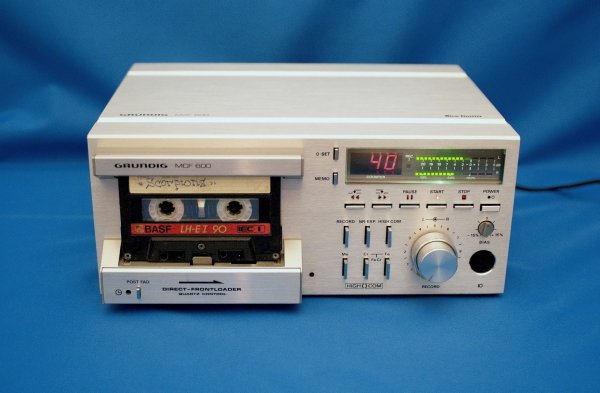 GRUNDIG MCF 600 High Fidelity
