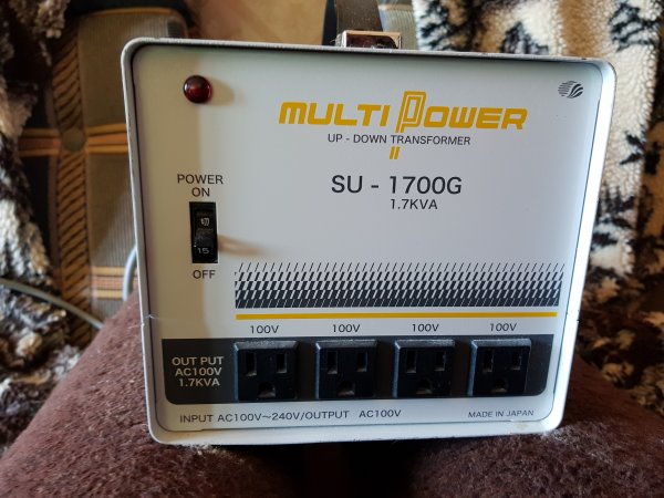 качественный ЯПОНСКИЙ понижающий автотрансформатор SWALLOW SU - 1700G