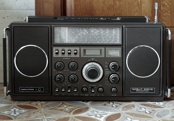 Радиоприемник Grundig Satellite 2400 SL
