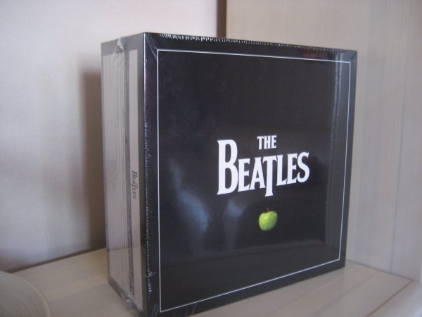 THE BEATLES BOX.13 STUDIO ALBUMS+PAST MASTERS 2012 USA PRESS SEALED!!!!!!!!