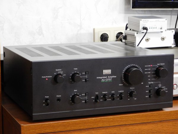 Усилитель Sansui AU-D707